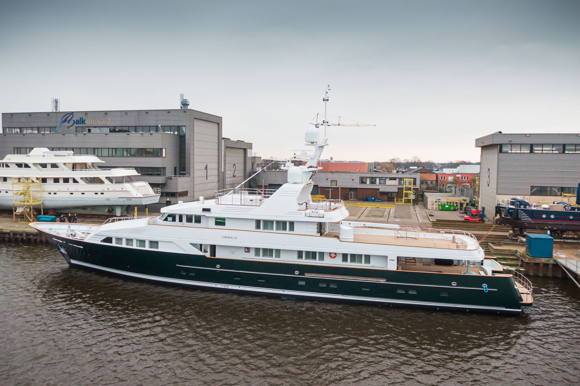 EMERALD yacht for charter (Feadship, 50.4m, 1990)